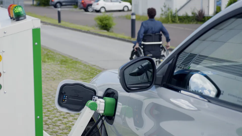 Ford electric car charging stations store